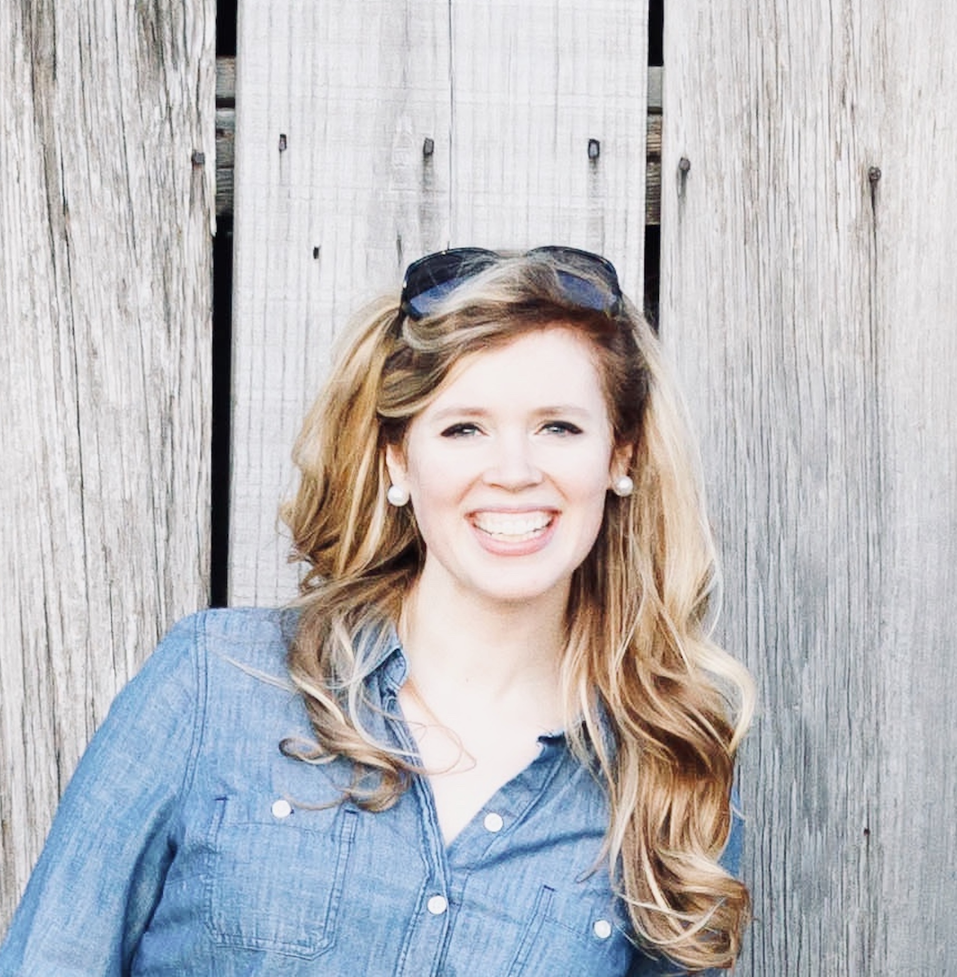 WHO IS LISA MICHELLE • LISA MICHELLE